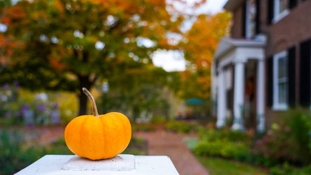 A Fall Guide to Woodstock, Vermont - Compass Roam