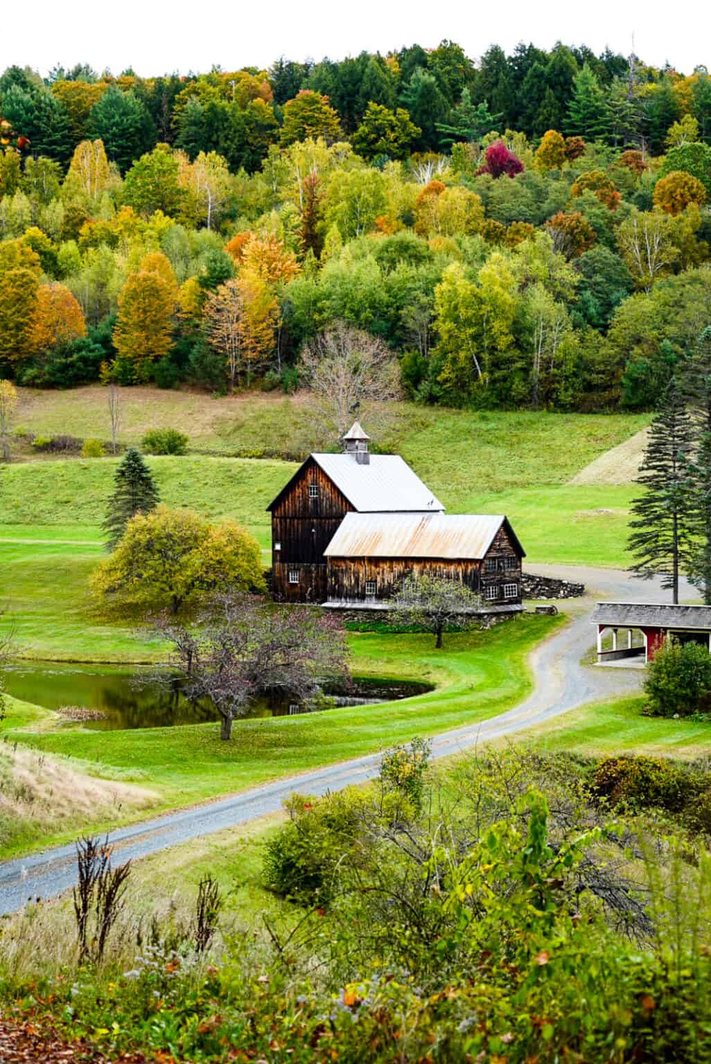 A Fall Guide to Woodstock, Vermont - Compass Roam